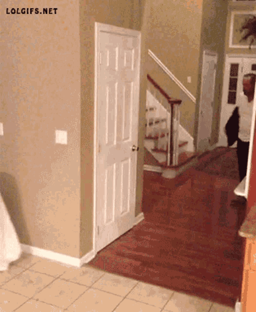 Sneaking Door Slam Sneaking Doorslam Ghosting Discover And Share S