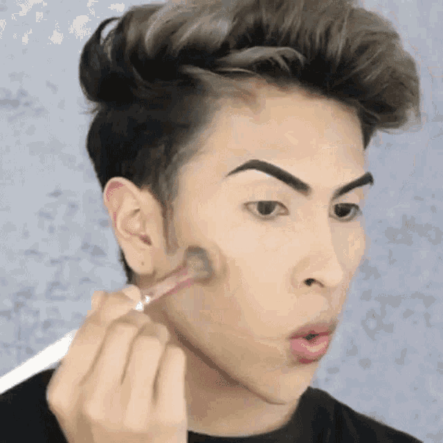 Funny Face Applying Makeup Funnyface Applyingmakeup Poutylips Discover And Share S